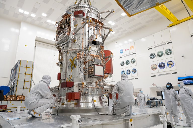 NASA’s Europa Clipper Spacecraft Kicks Assembly Into High Gear | NASA ...