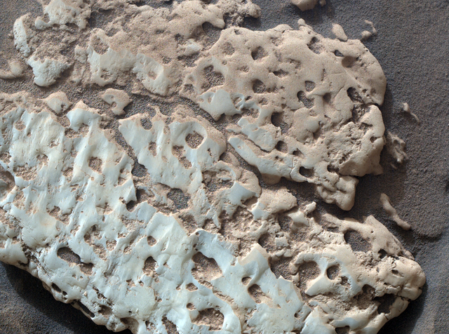 NASA’s Curiosity Rover Discovers a Surprise in a Martian Rock | NASA ...