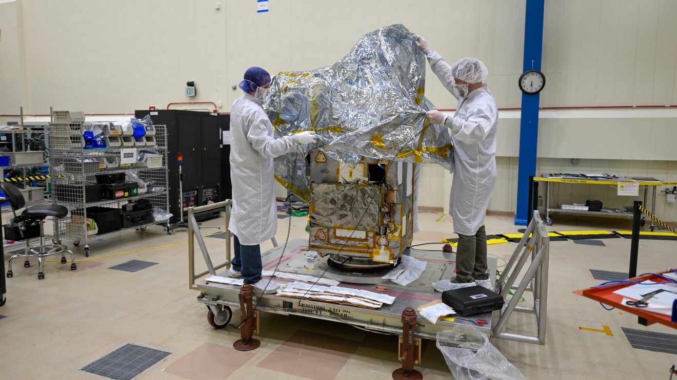 How NASA’s Lunar Trailblazer Will Make a Looping Voyage to the Moon ...