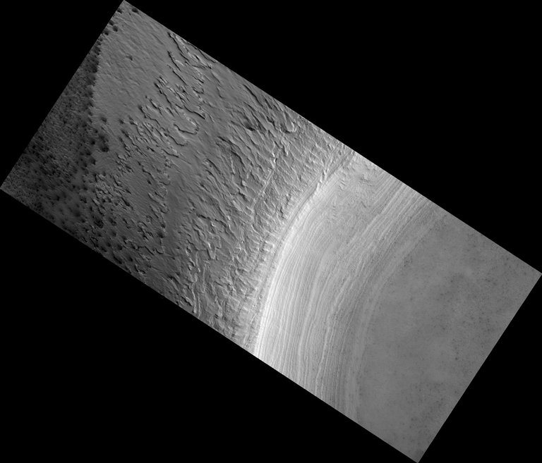 On the Edge of the South Pole Layered Deposit | NASA Jet Propulsion ...
