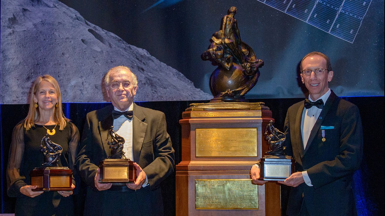 Dawn Mission Honored With Collier Trophy