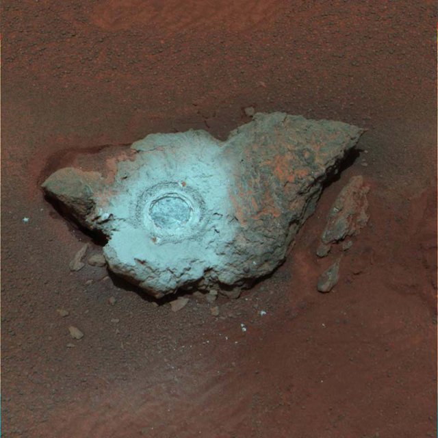 Mars Rover Finds Rock Resembling Meteorites That Fell to Earth