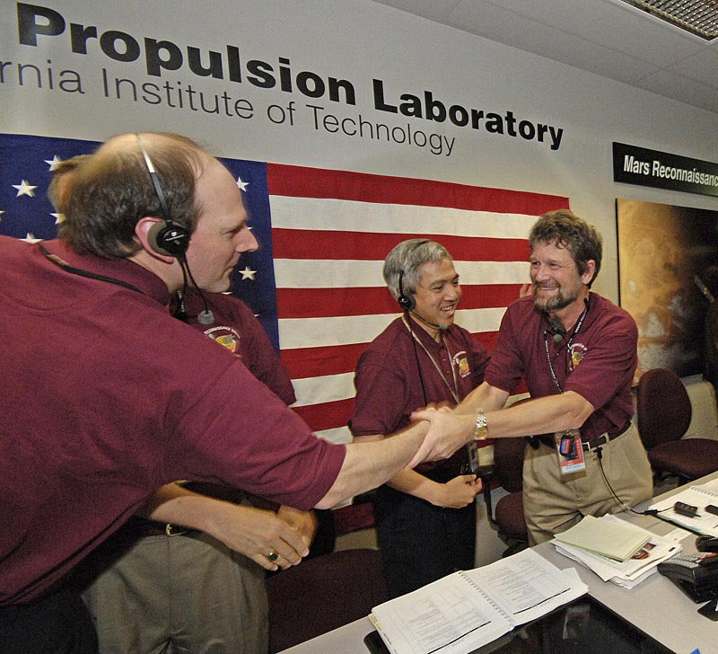 Robotic NASA Craft Begins Orbiting Mars for Most-Detailed Exam | NASA ...