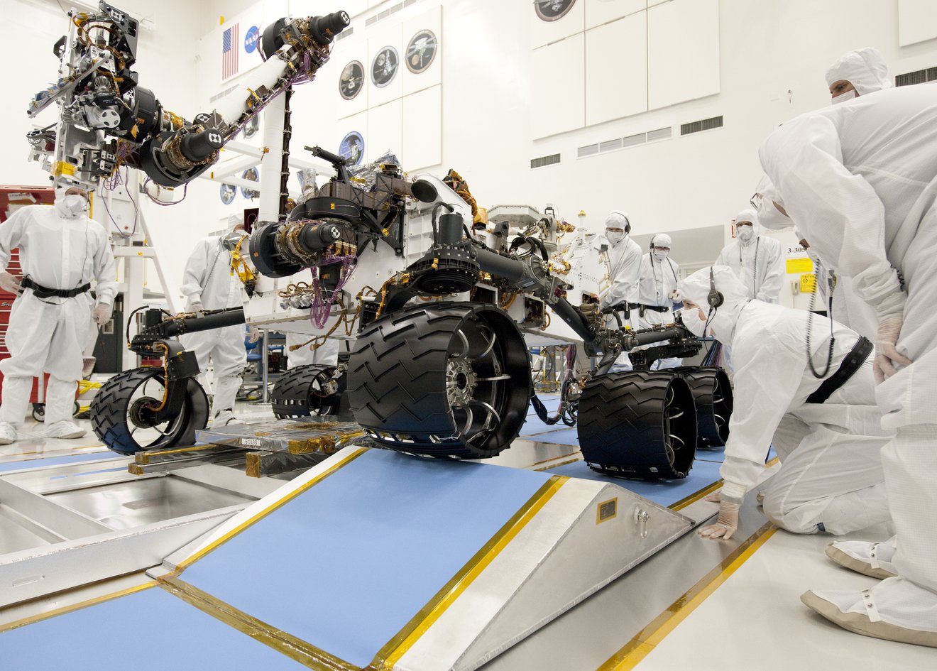 NASA's Next Mars Rover Rolls Over Ramps | NASA Jet Propulsion ...
