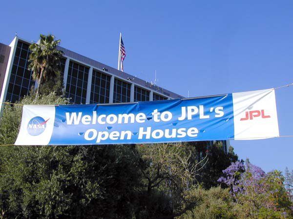 JPL Open House Takes Visitors on a Journey to the Planets and Beyond ...