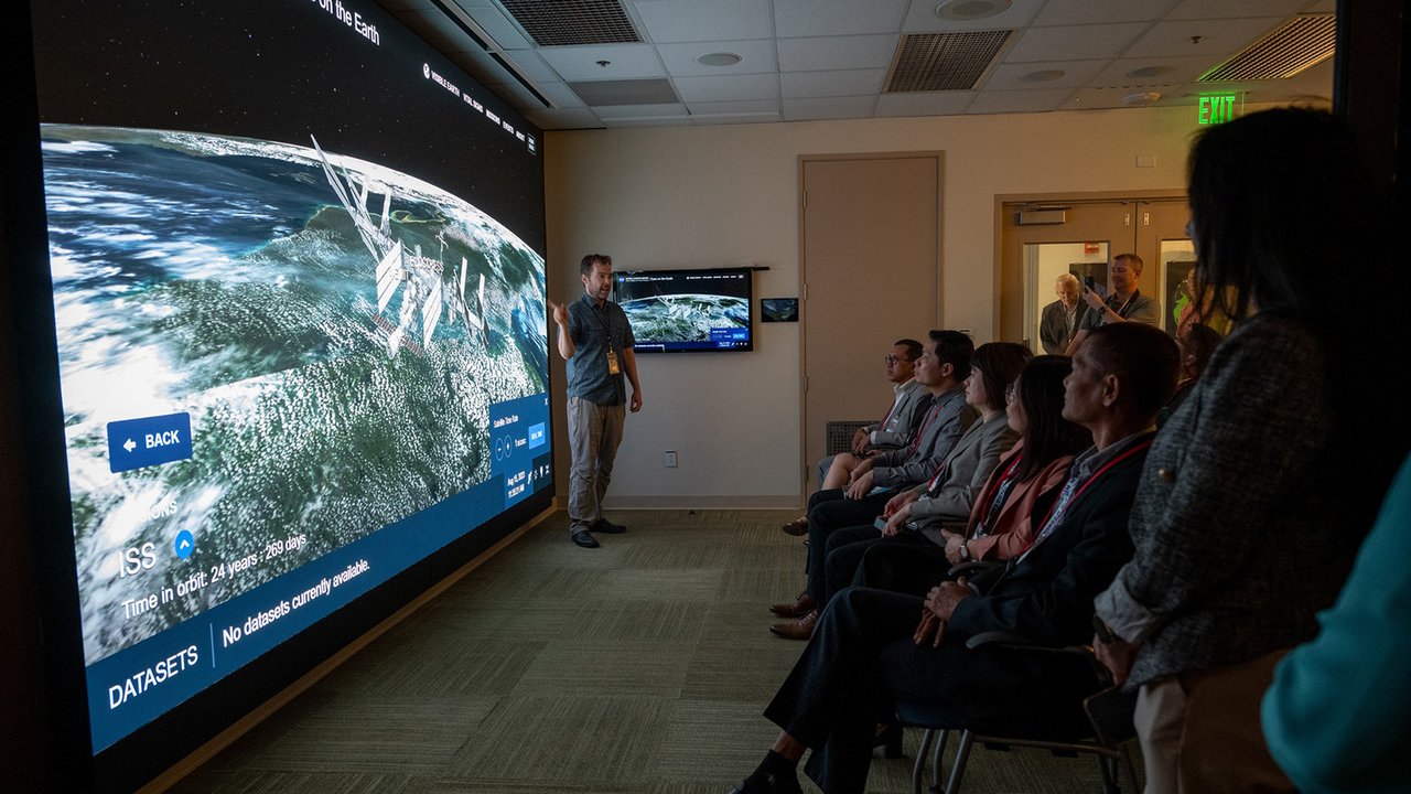 Presenting With NASA’s Eyes – Technology Lesson | NASA JPL Education