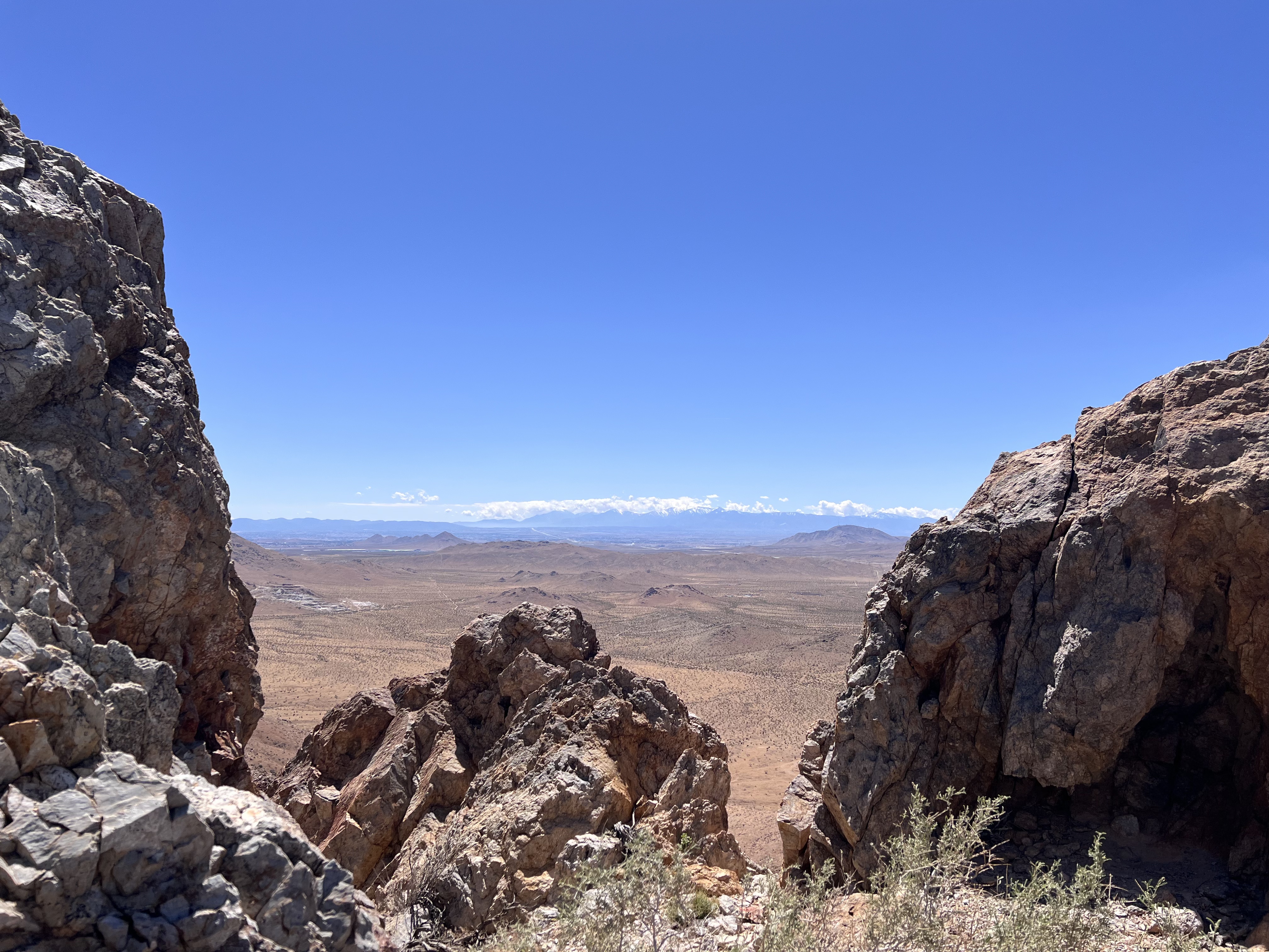 NASA, USGS Scientists Go Rock Hounding in California’s High Desert ...